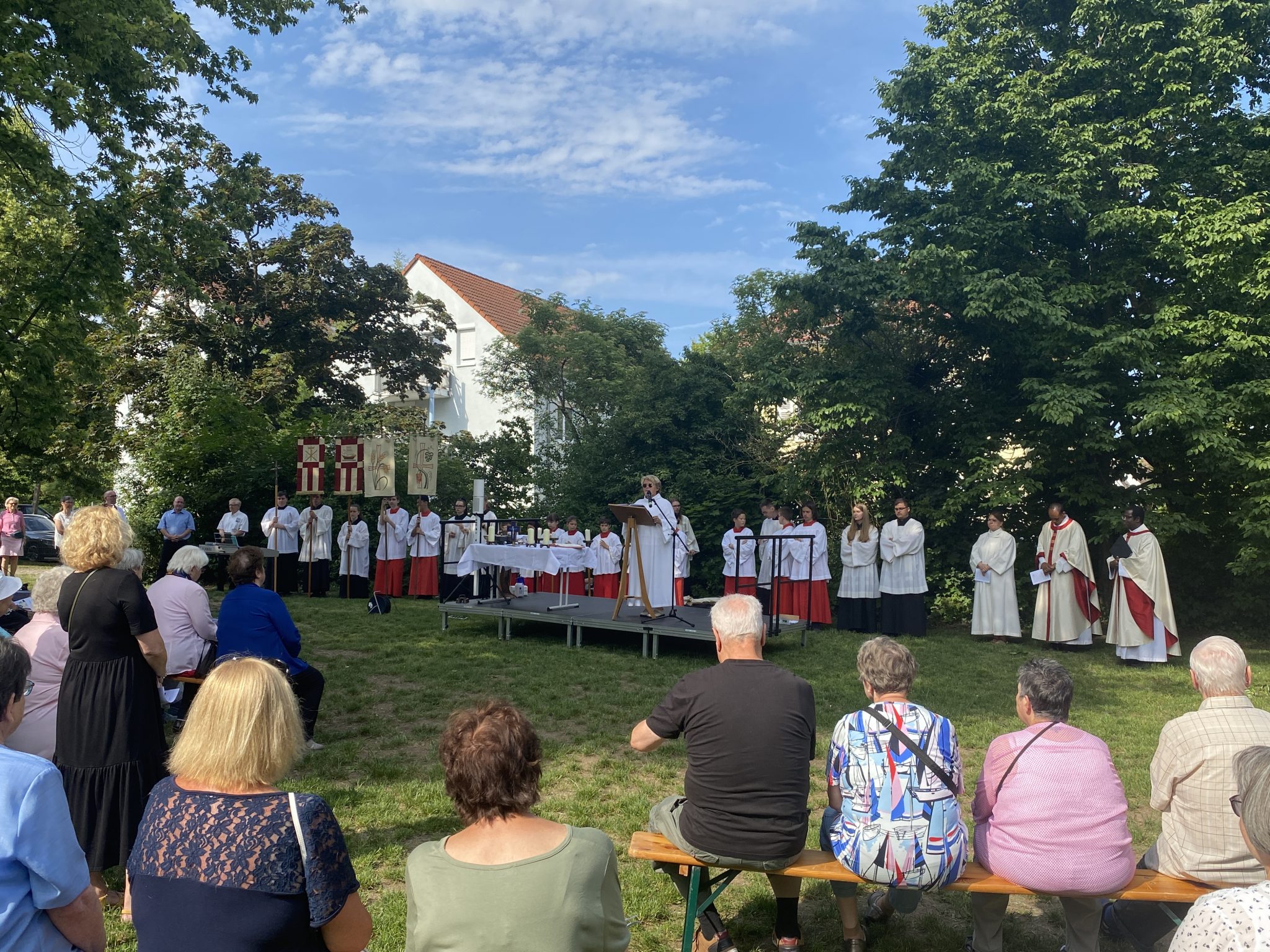 Großes Gemeindefest an Fronleichnam in St. Theresia - Gesamtkirchengemeinde Stuttgart-Nordwest